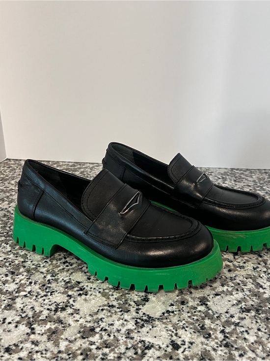 Steve Madden | Shoes | Steve Madden Black Chunky Lug Sole Loafers Green ...